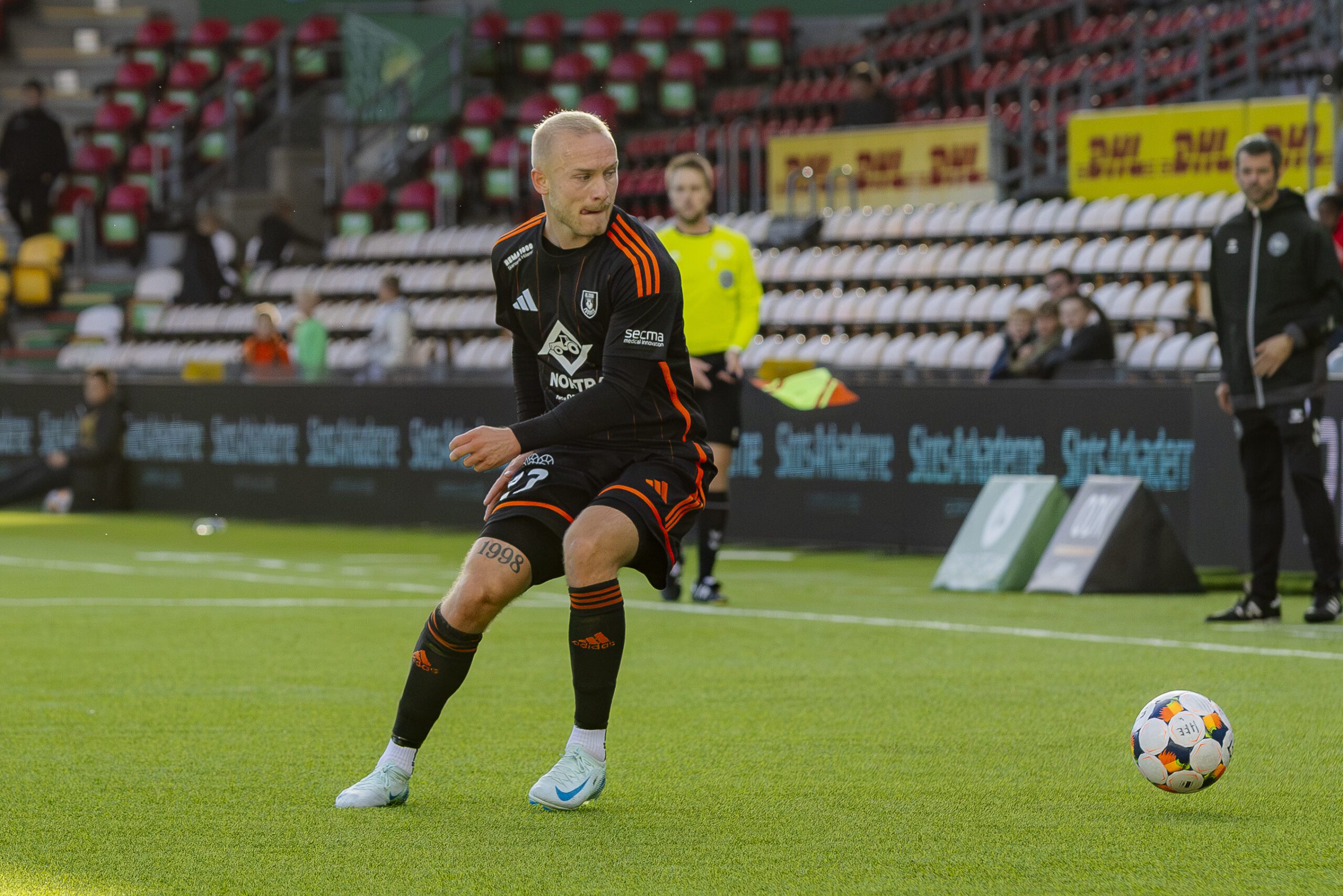 Daniel Johansen flytir aftur til føroyskan fótbólt