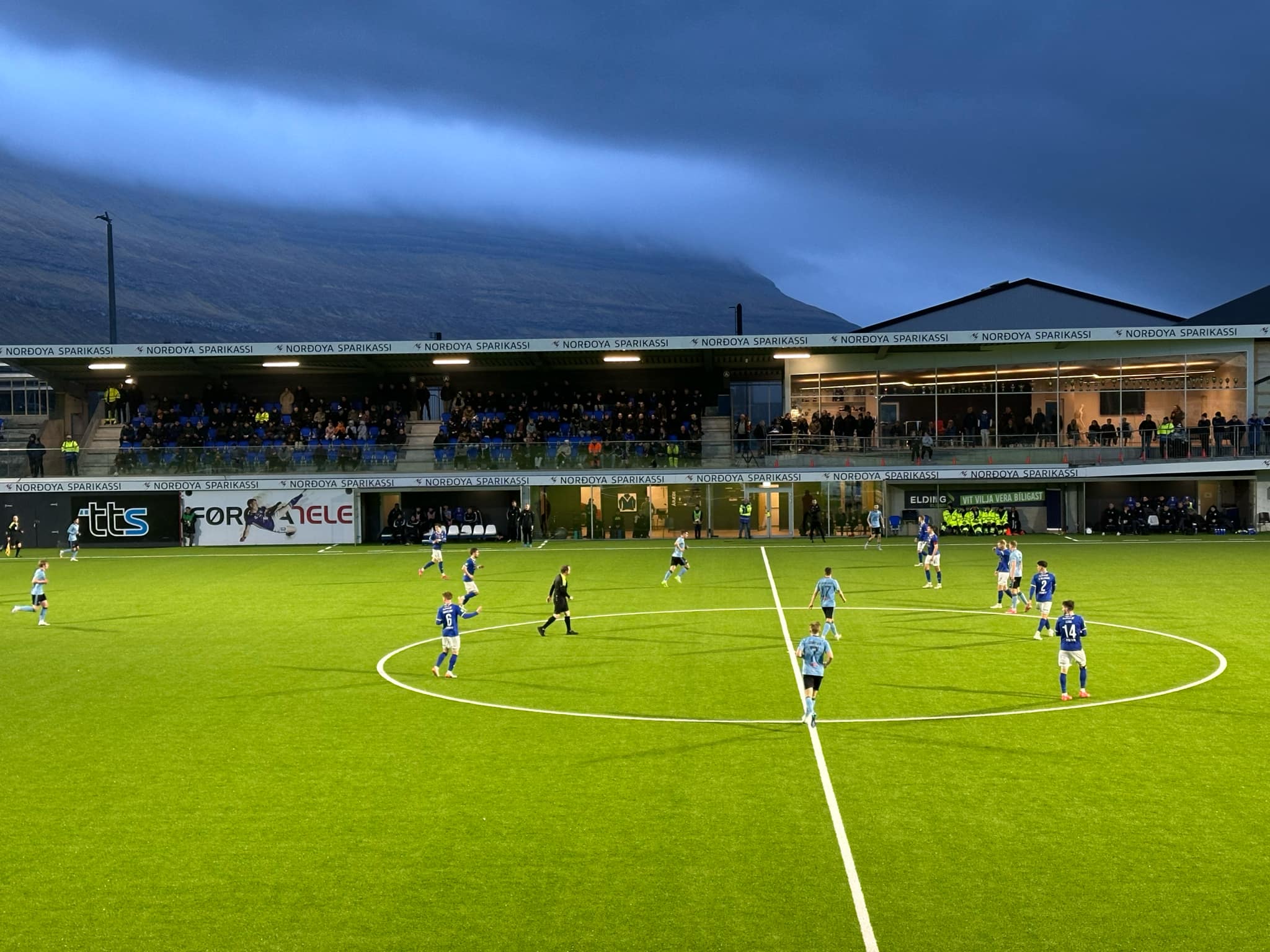 Ein avgerandi dagur fyri føroyskan fótbólt