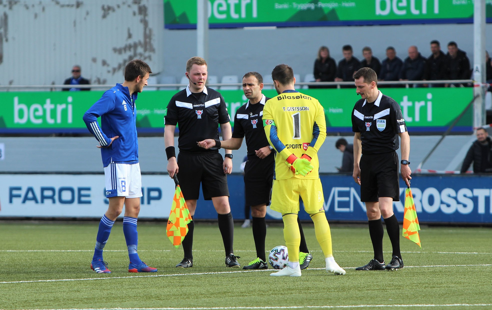 Hesir døma 3. umfar í Betri Deildini