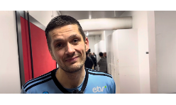 Atli Gregersen nærkast Paula Jarnskor